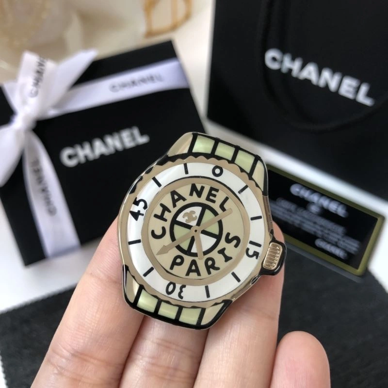 High fidelity Chanel Brooches
