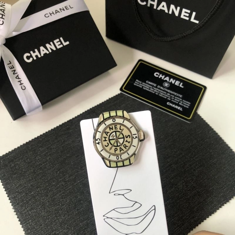 High fidelity Chanel Brooches