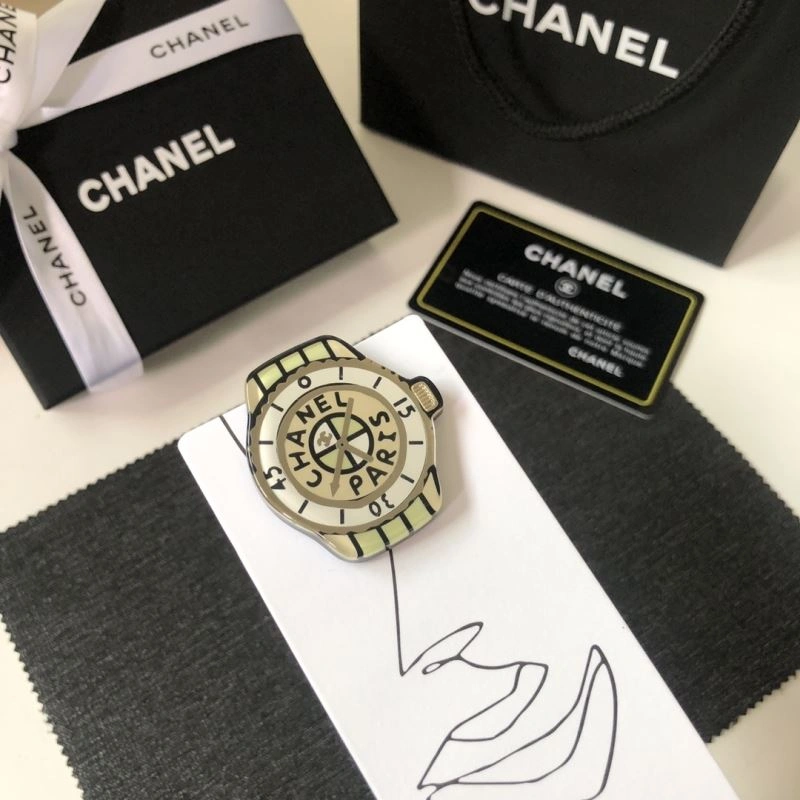 High fidelity Chanel Brooches