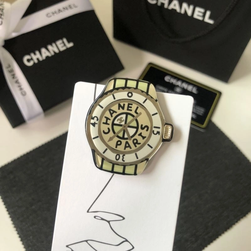 High fidelity Chanel Brooches