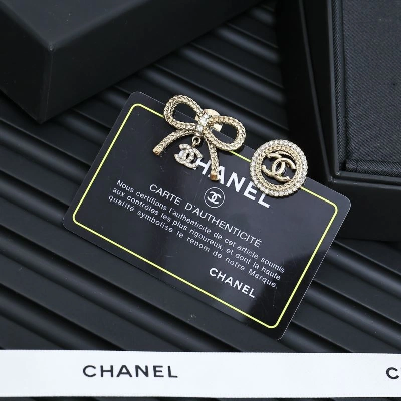 Official Chanel Brooches