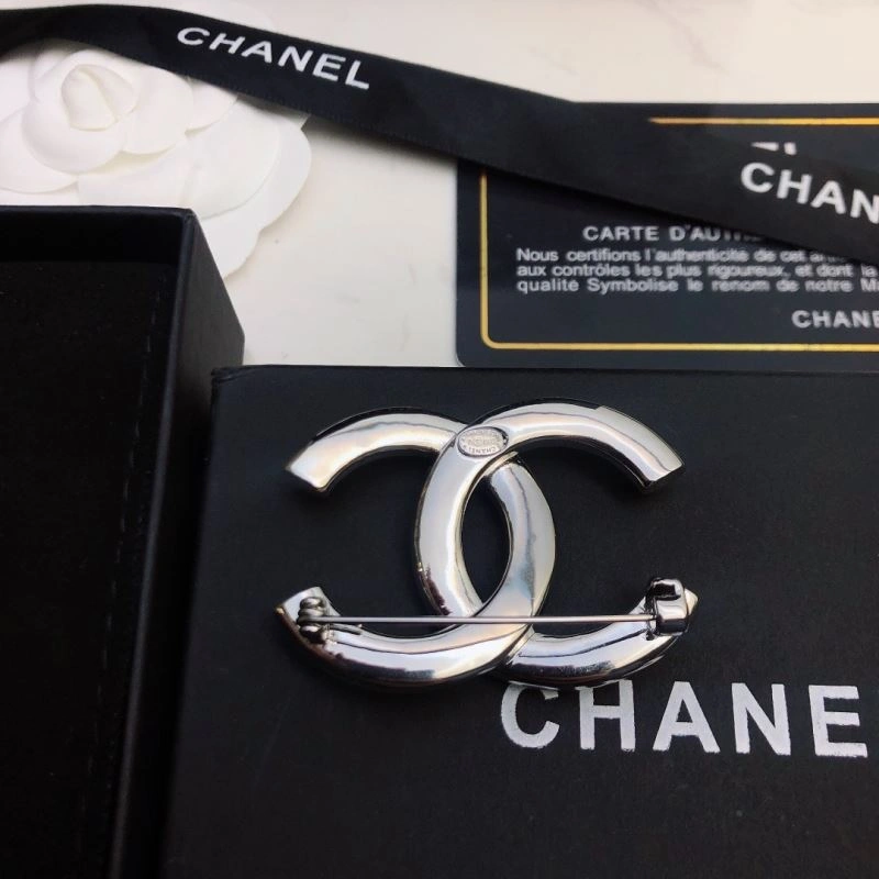 Brand-original Chanel Brooches