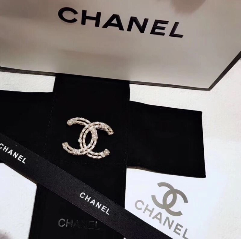 High fidelity Chanel Brooches