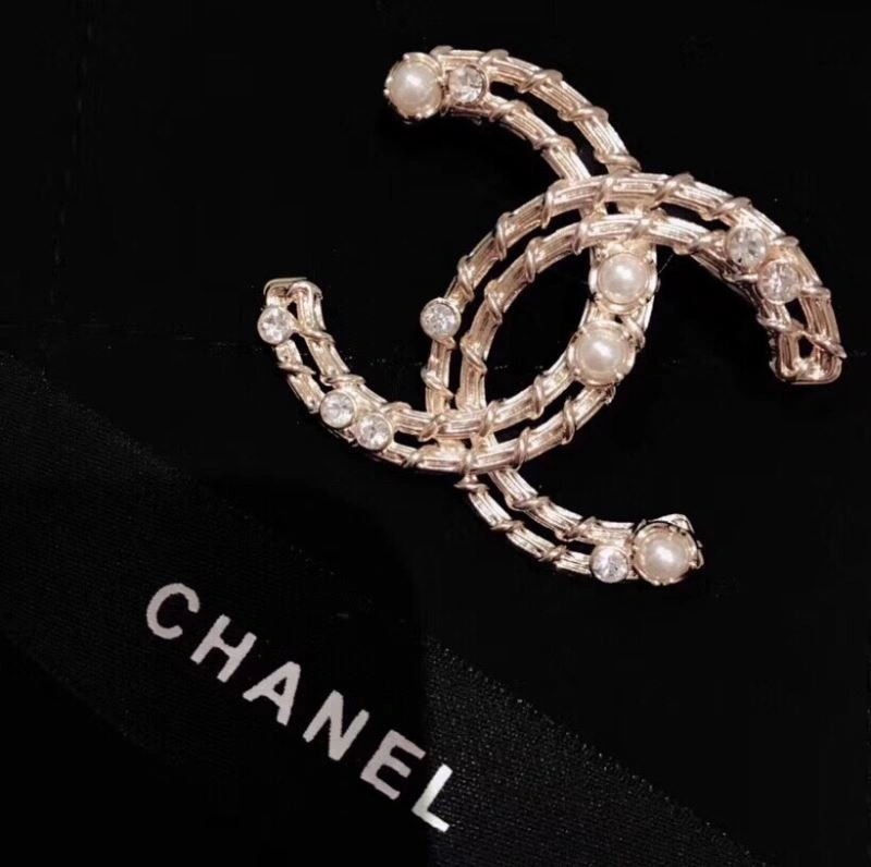 High fidelity Chanel Brooches
