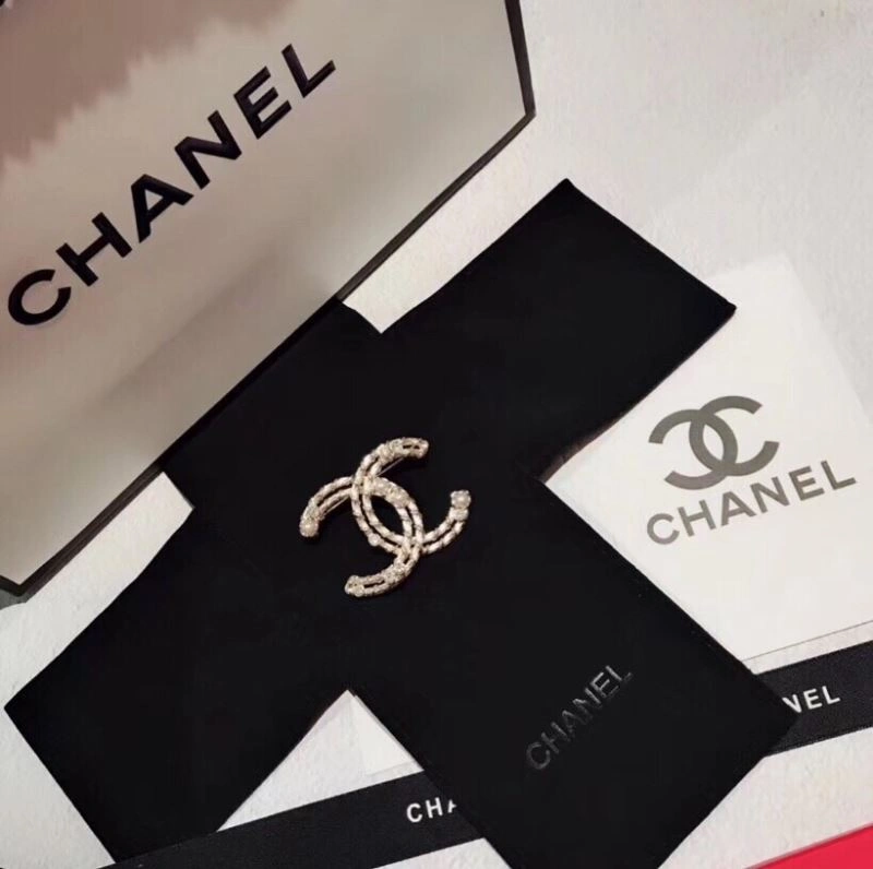 High fidelity Chanel Brooches