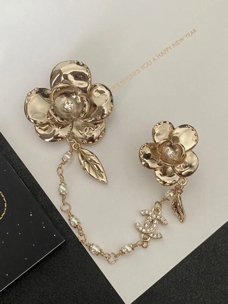 High fidelity Chanel Brooches