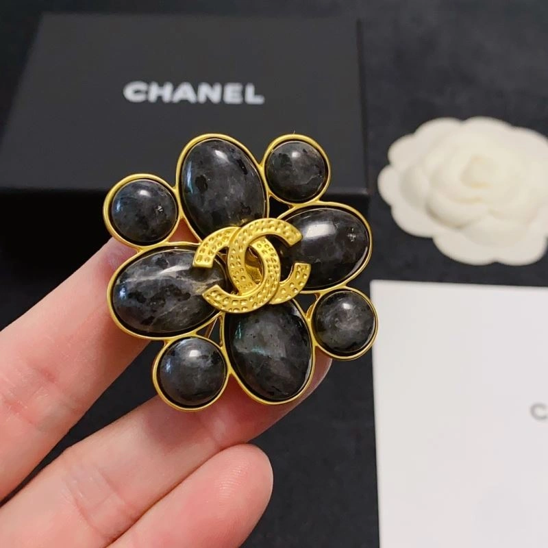 Low-cost Chanel Brooches