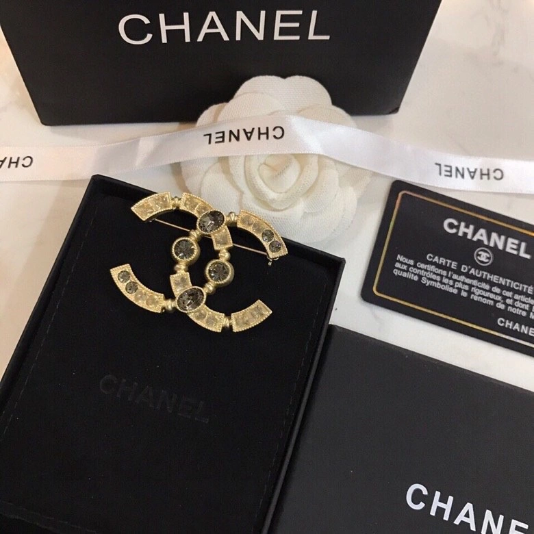 Top match Chanel Brooches