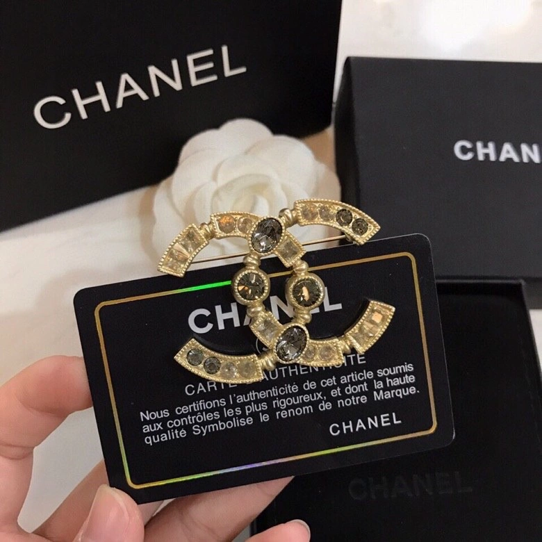 Top match Chanel Brooches