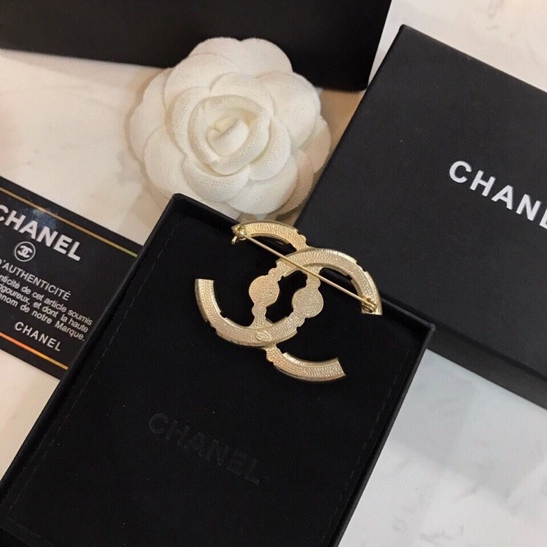 Top match Chanel Brooches
