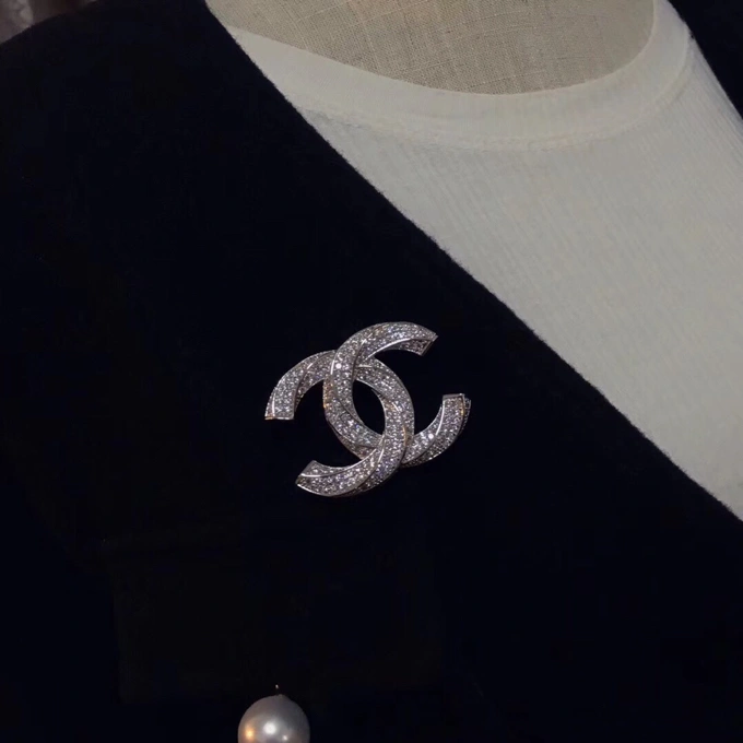 Brand-original Chanel Brooches