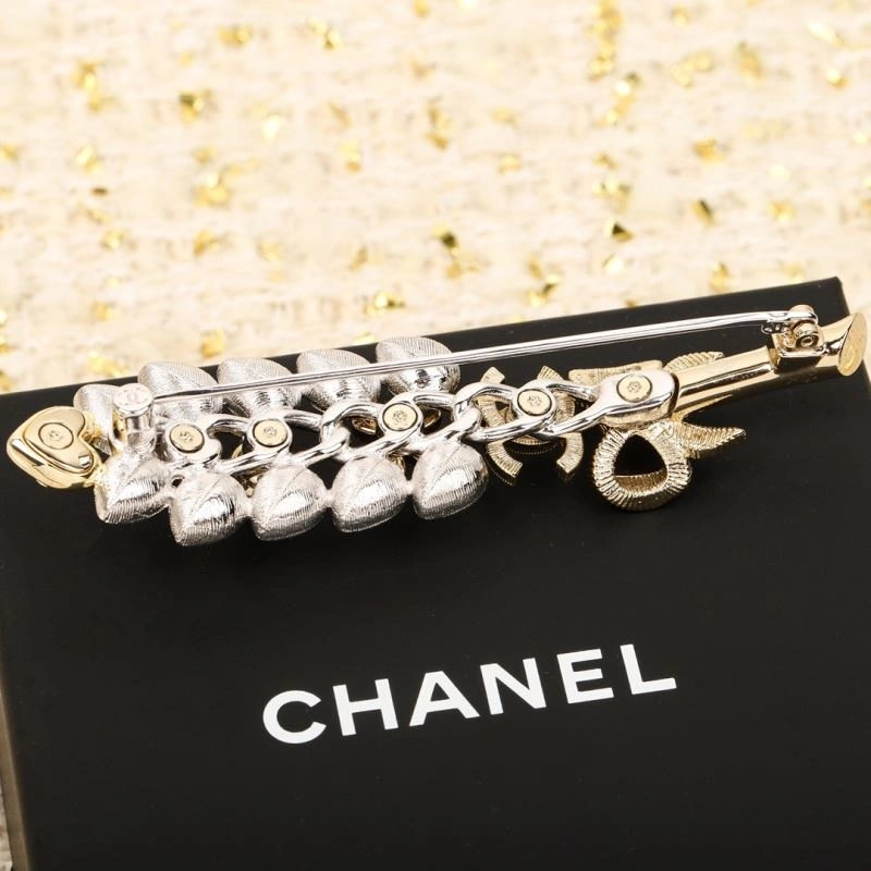 Accurate model Chanel Brooches