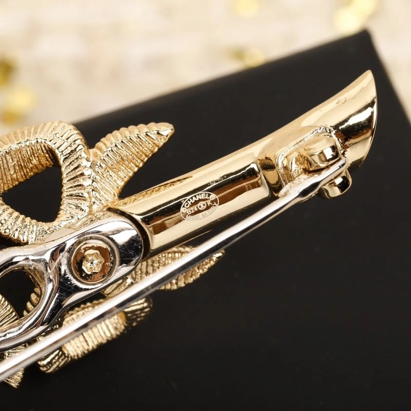 Accurate model Chanel Brooches