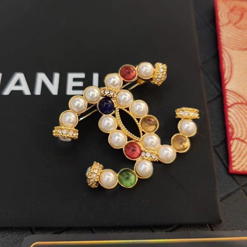 Accurate model Chanel Brooches