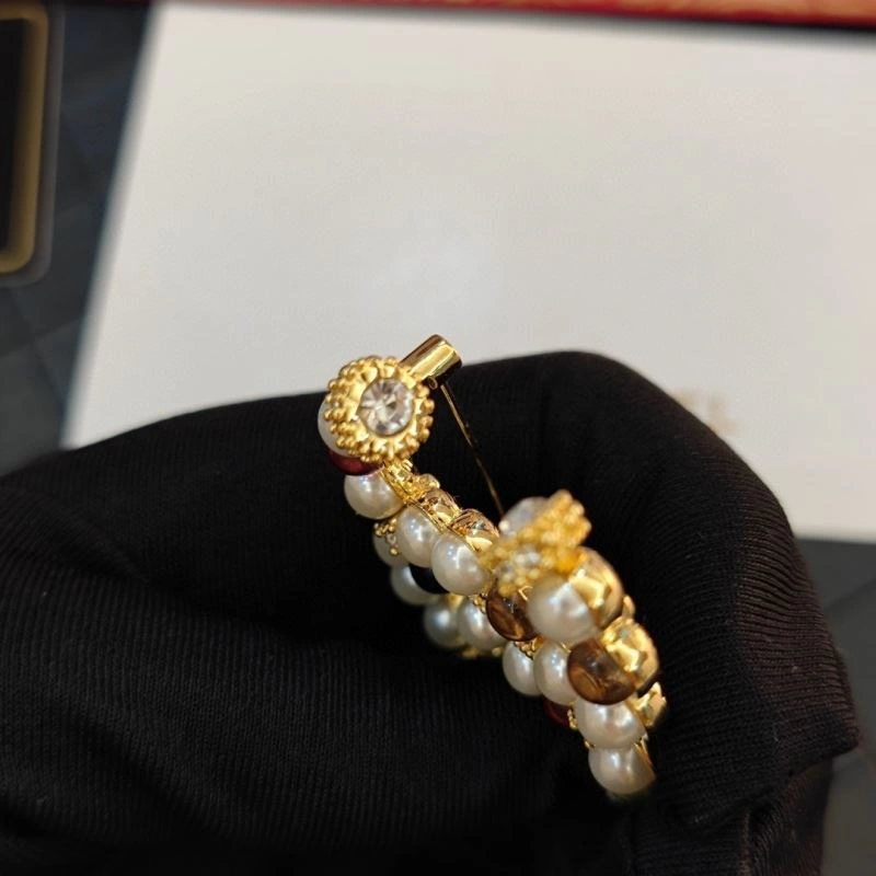 Accurate model Chanel Brooches