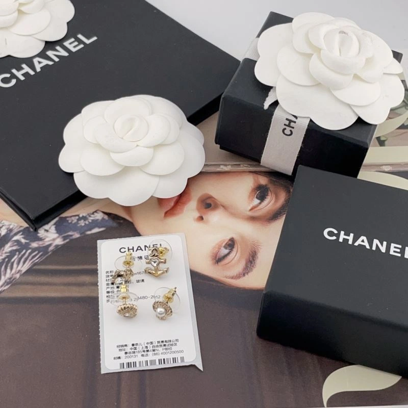 Brand-original Chanel Brooches