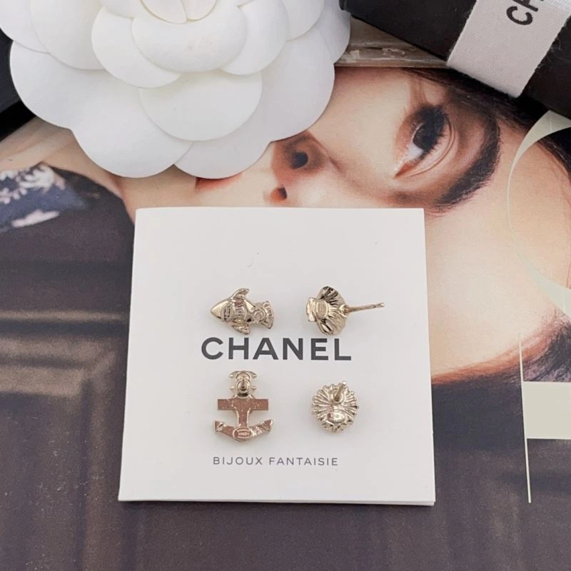 Brand-original Chanel Brooches