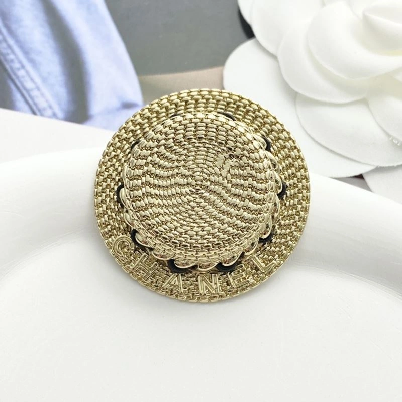 Low-cost Chanel Brooches