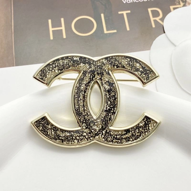 Low-cost Chanel Brooches