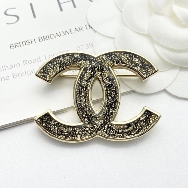 Low-cost Chanel Brooches
