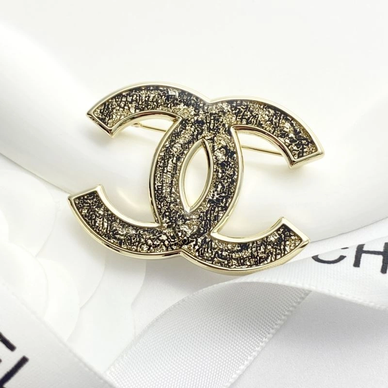 Low-cost Chanel Brooches