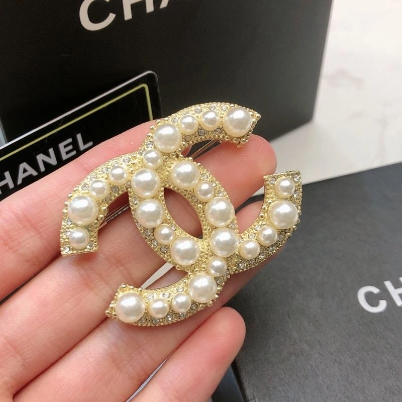 Accurate model Chanel Brooches