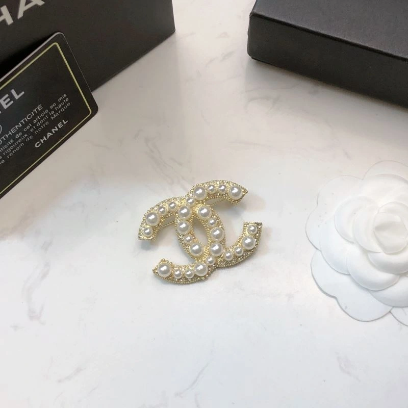 Accurate model Chanel Brooches