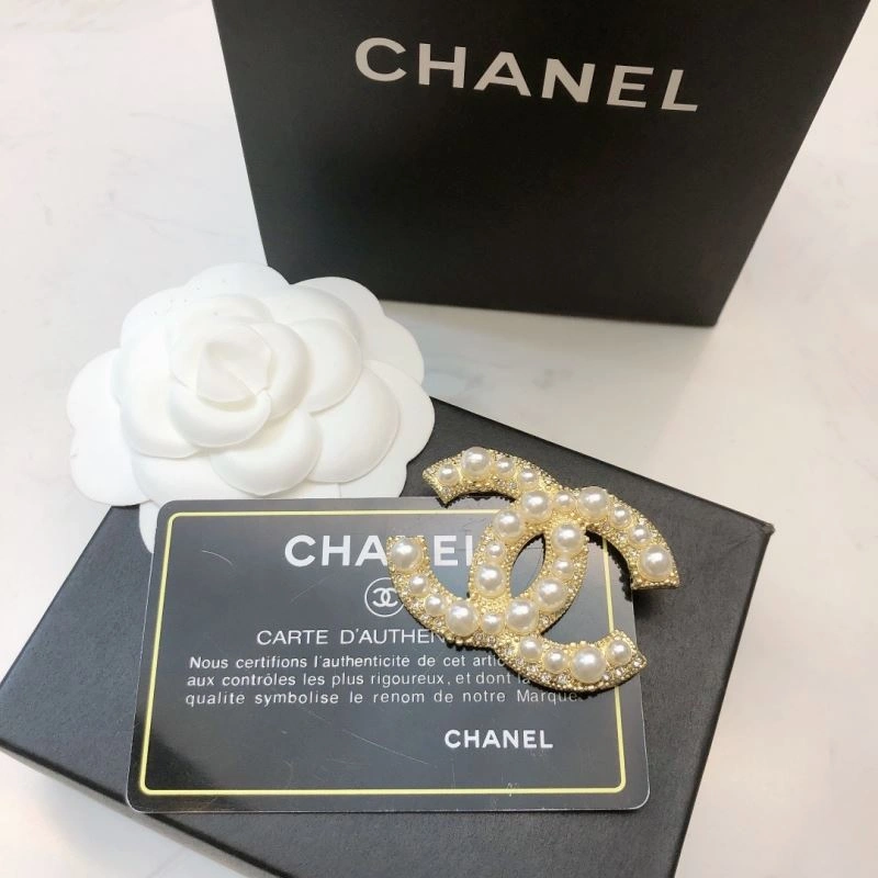 Accurate model Chanel Brooches