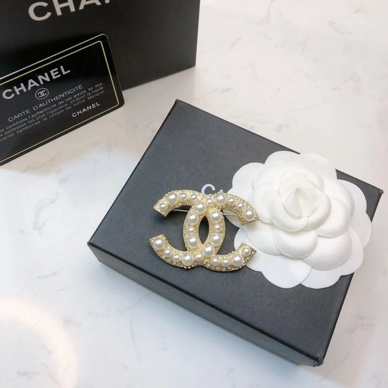 Accurate model Chanel Brooches
