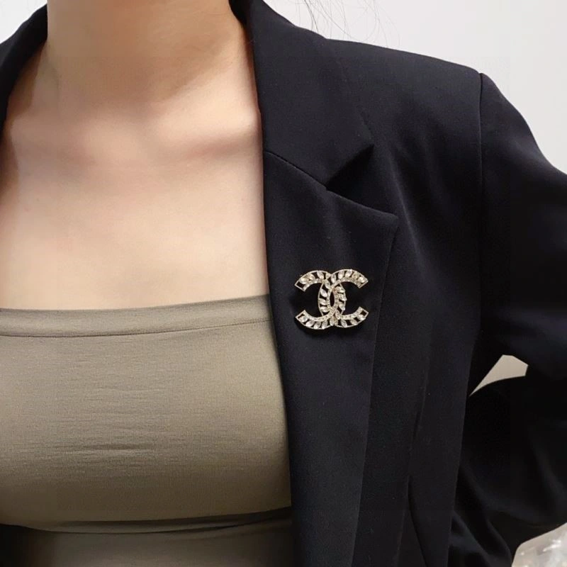Brand-original Chanel Brooches
