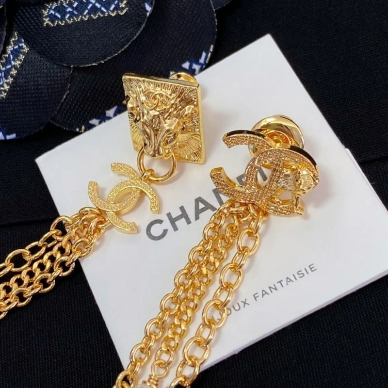 Accurate model Chanel Brooches