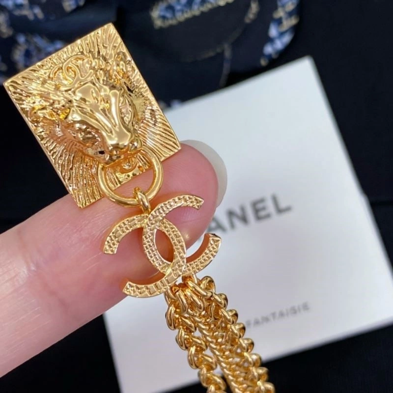 Accurate model Chanel Brooches