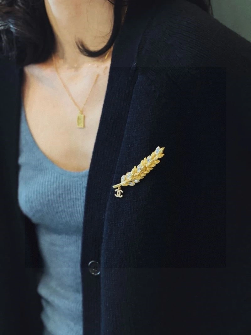 Legit Chanel Brooches
