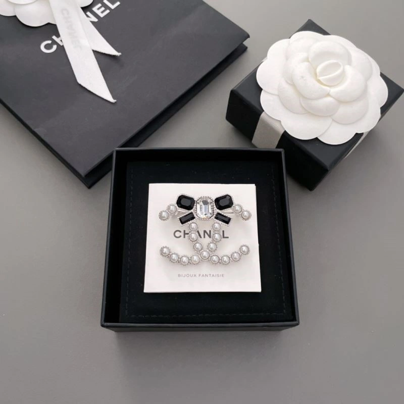Brand-original Chanel Brooches