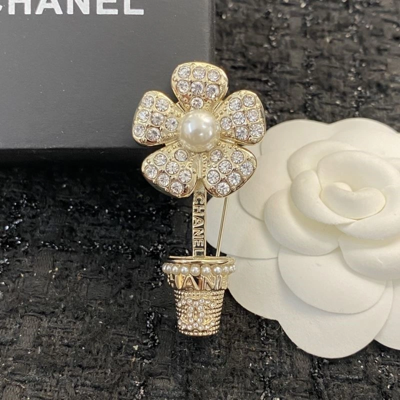 Accurate model Chanel Brooches