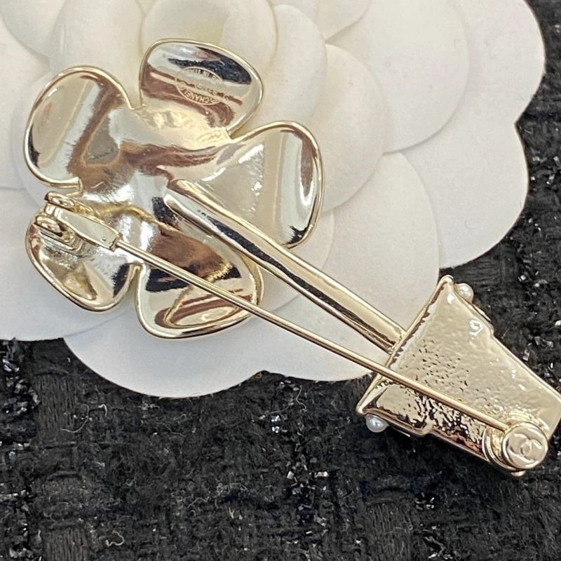Accurate model Chanel Brooches
