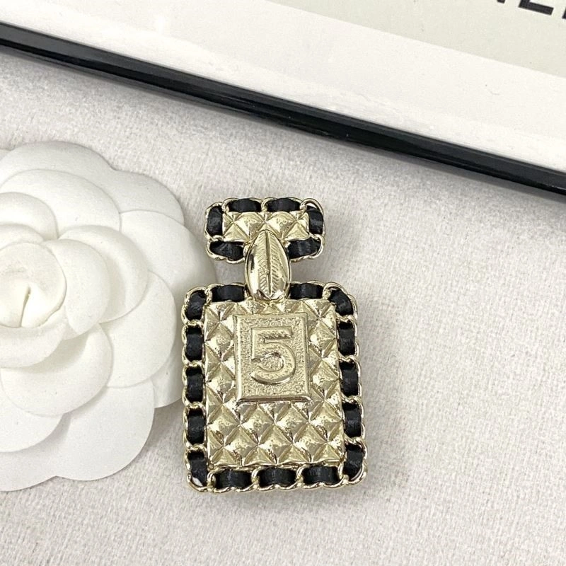Top match Chanel Brooches