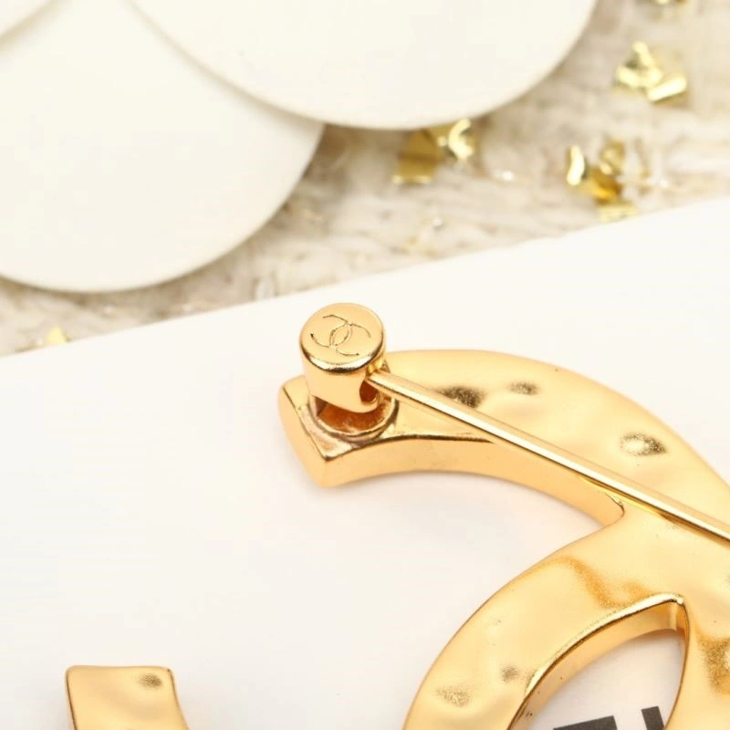 Top match Chanel Brooches