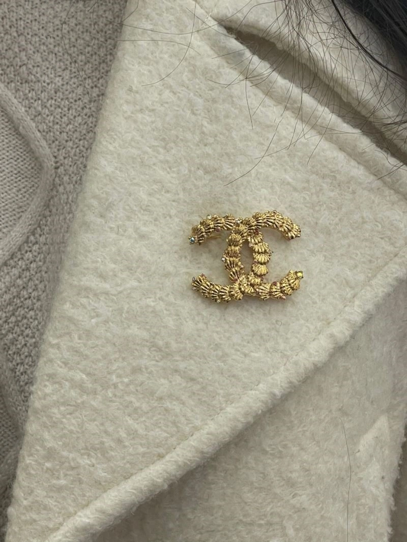 Accurate model Chanel Brooches