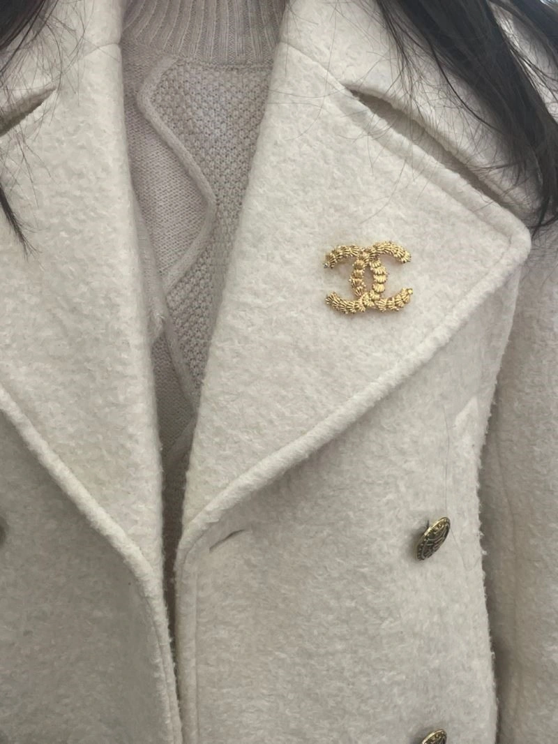 Accurate model Chanel Brooches