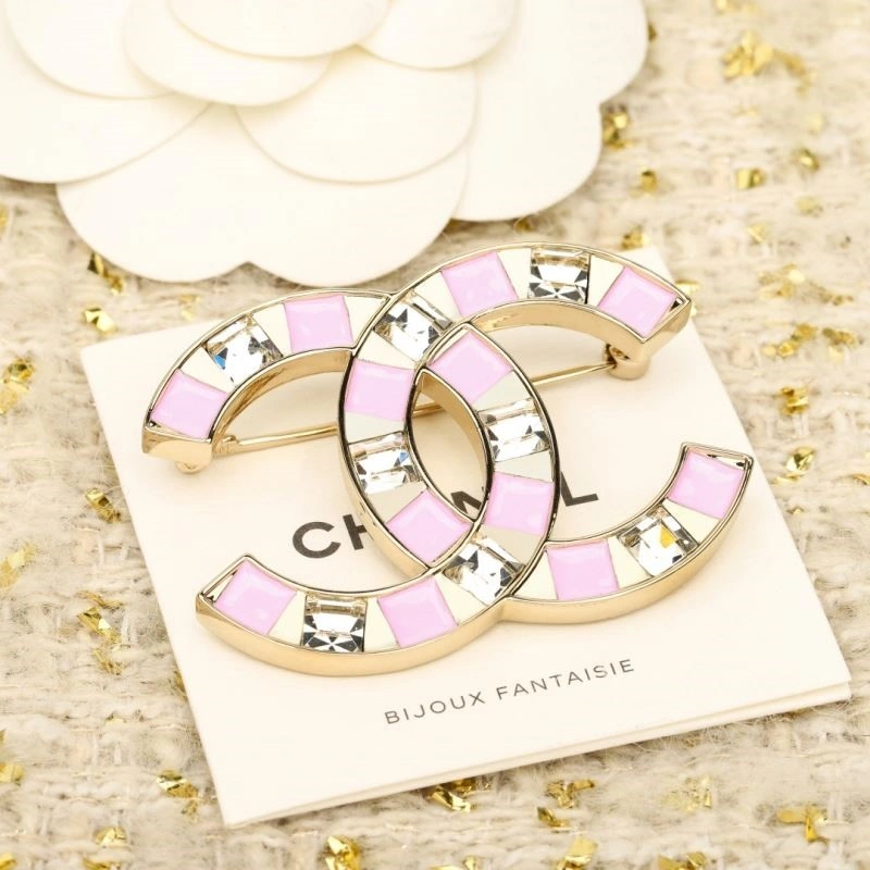 Top match Chanel Brooches