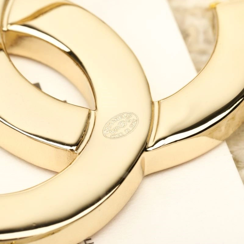 Top match Chanel Brooches