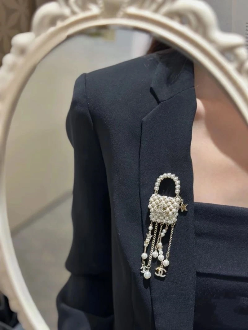 Exact replica Chanel Brooches