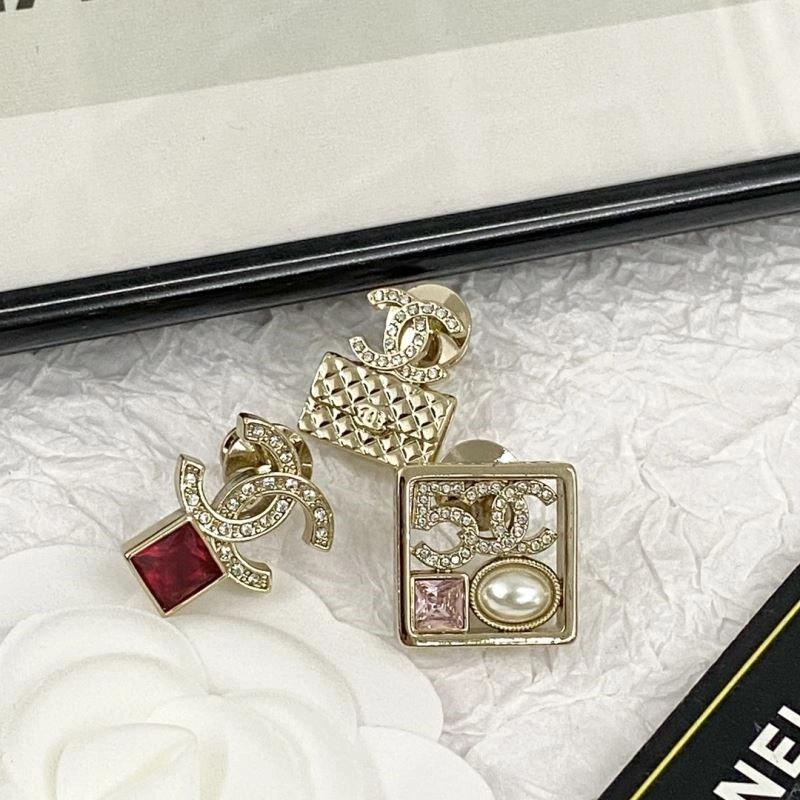 Brand-original Chanel Brooches