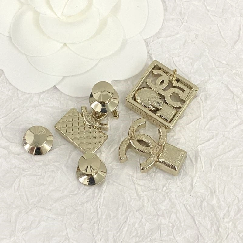Brand-original Chanel Brooches