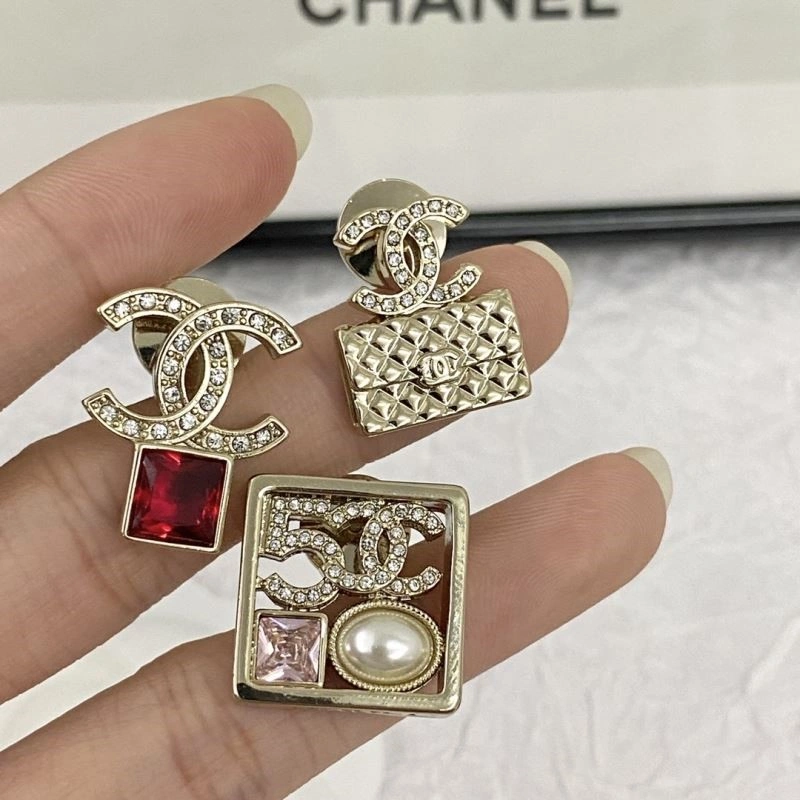 Brand-original Chanel Brooches