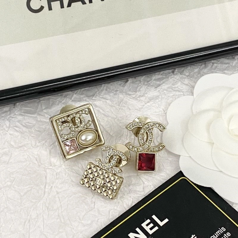 Brand-original Chanel Brooches