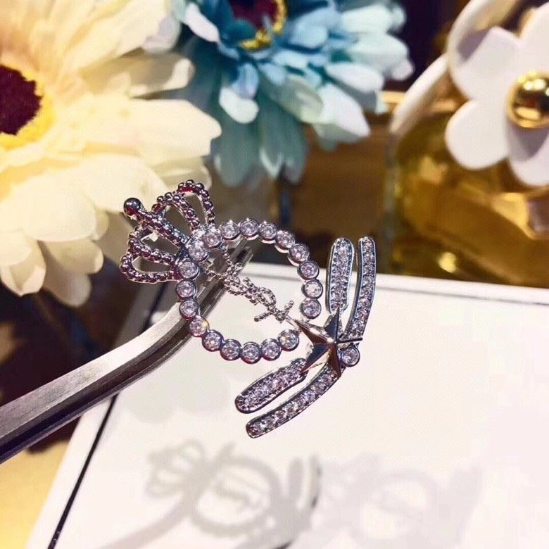 Economical Chanel Brooches