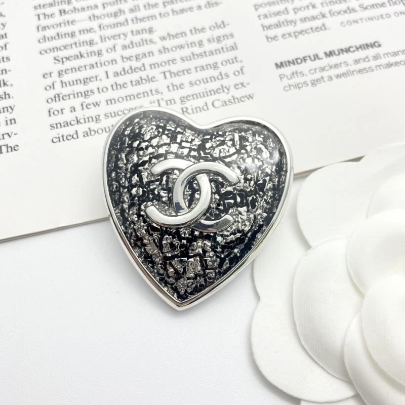 Low-cost Chanel Brooches
