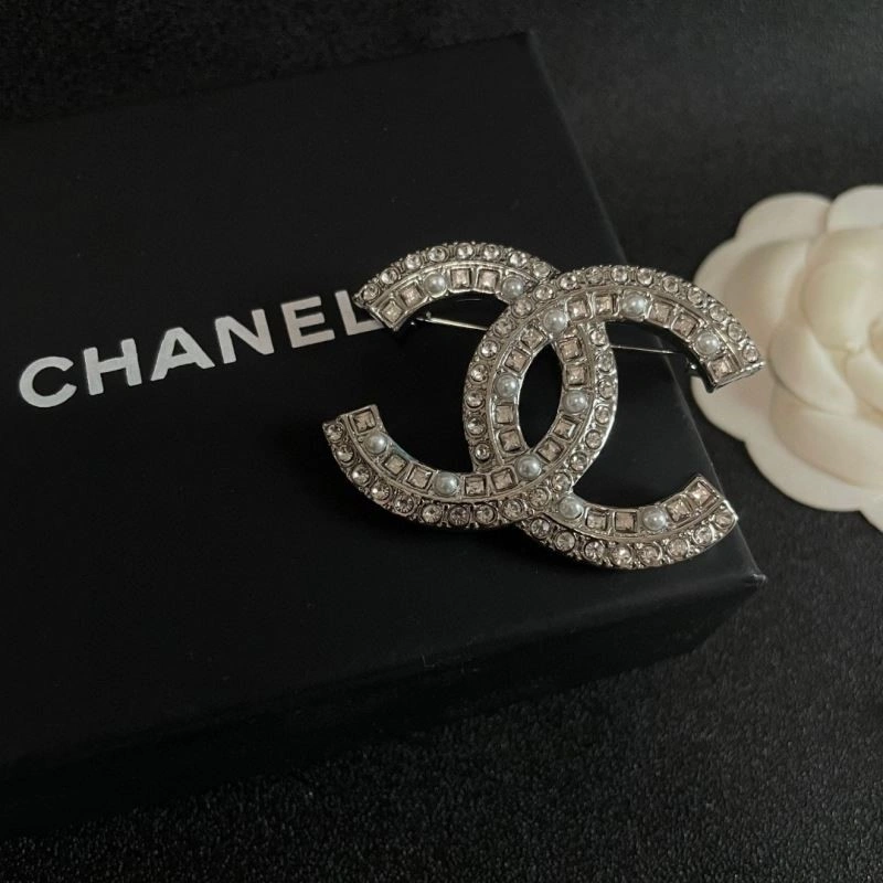 Top match Chanel Brooches